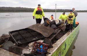 Karuah volunteers clean up foreshore pollution - News Of The Area
